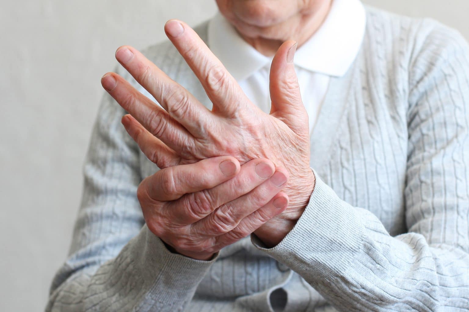 Finger Twitching as an Early Parkinson’s Symptom | APDA